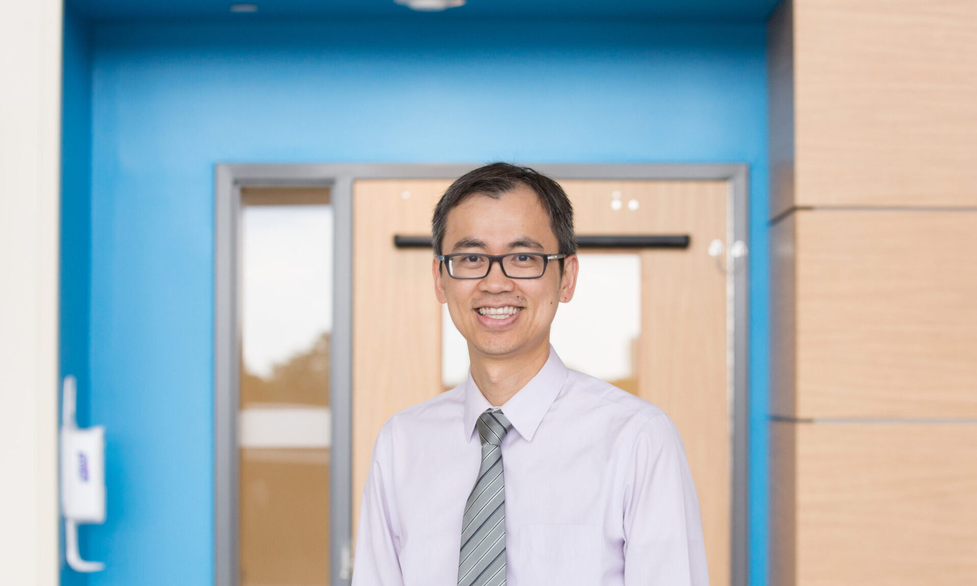 Dr. Huynh, Division Head of General Surgery, on the da Vinci Xi